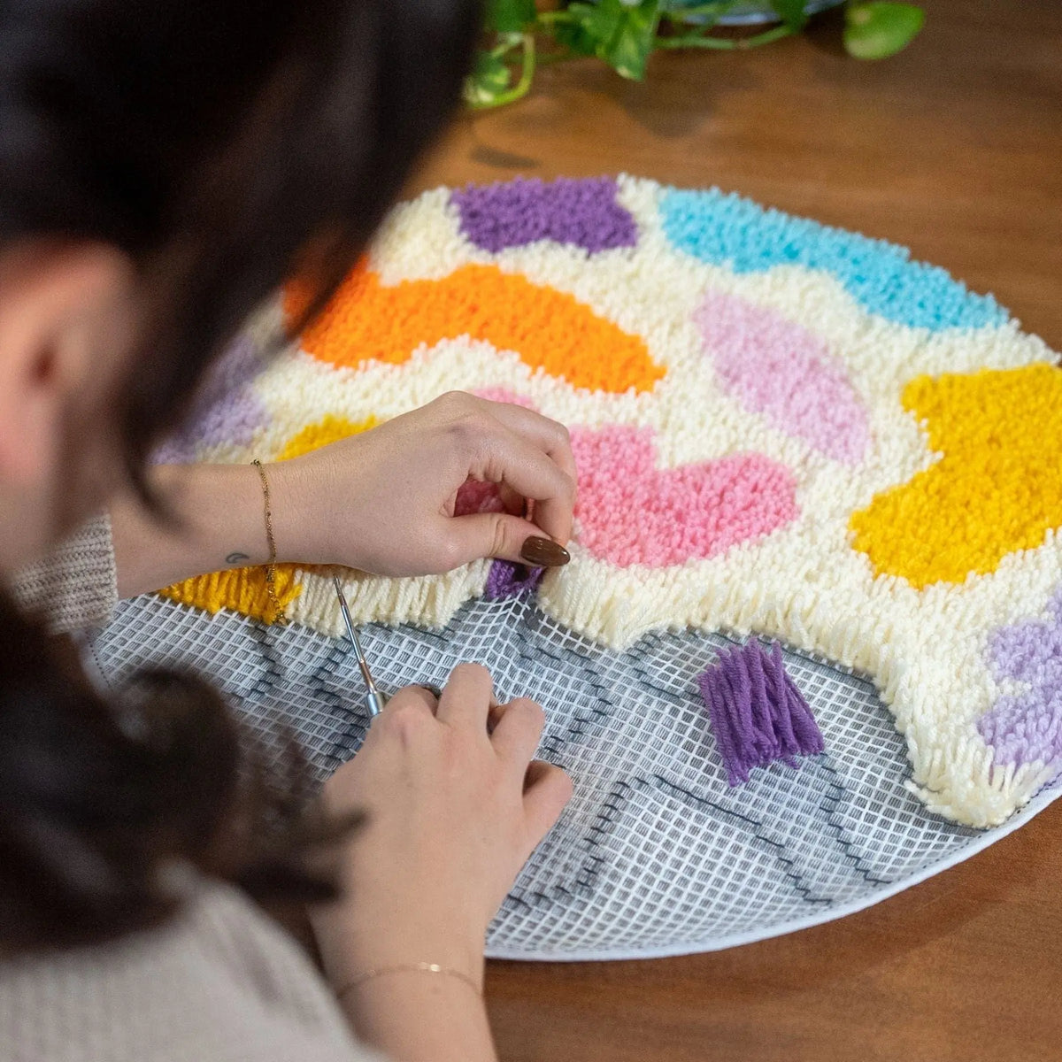 VIBRANT VISIONS Latch Hooking Bundle | Latch Hook Cushion Kit Bundle