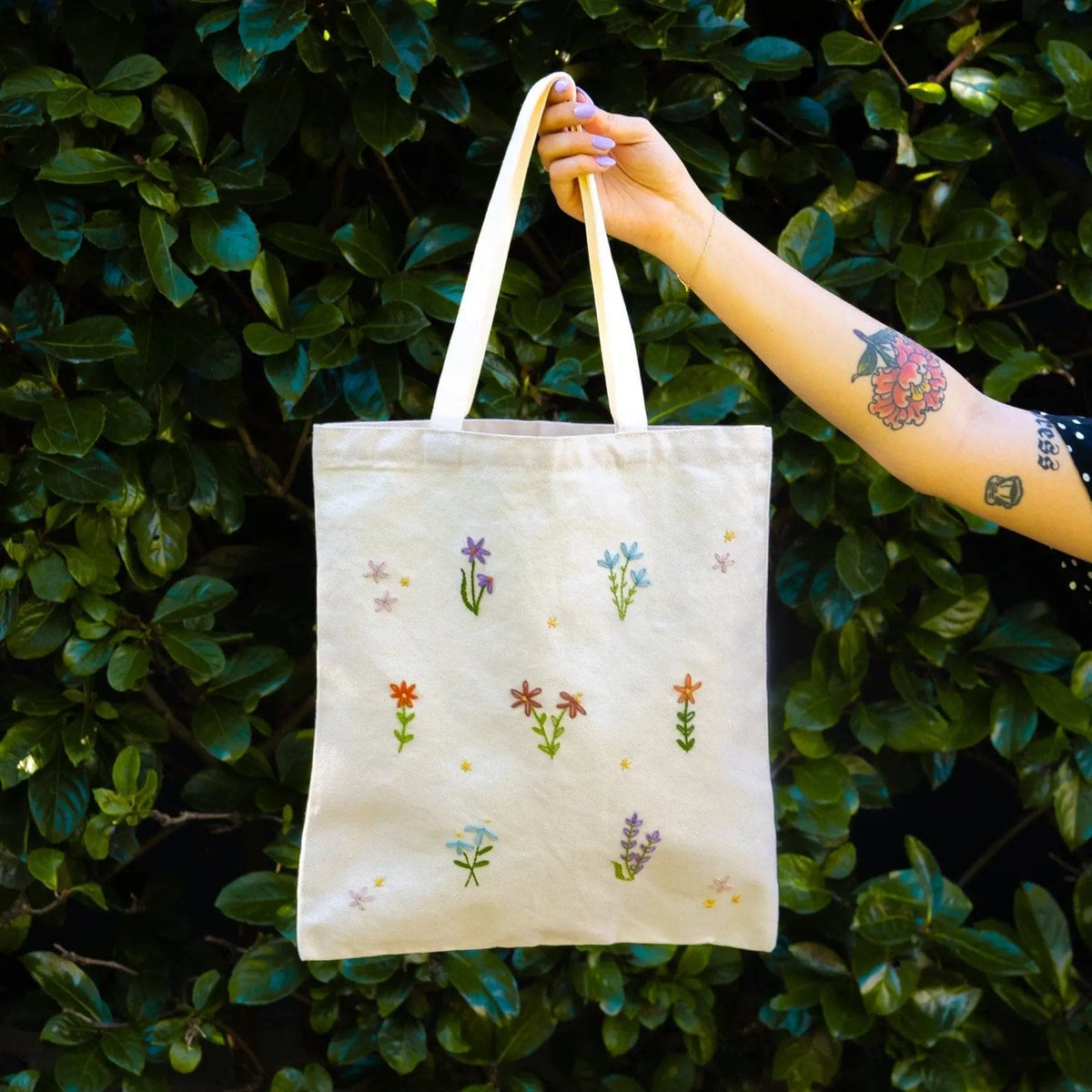 FLOWER FIELD Embroidered Tote Bag Kit | Buy Embroidery Kits Online