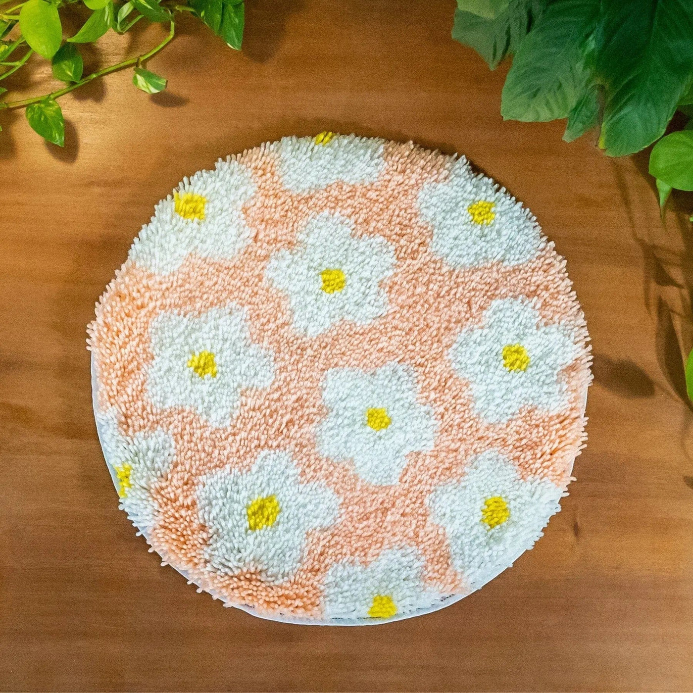 FLOWER BOMB DAISY Latch Hook Rug Making Kit | Craft Club