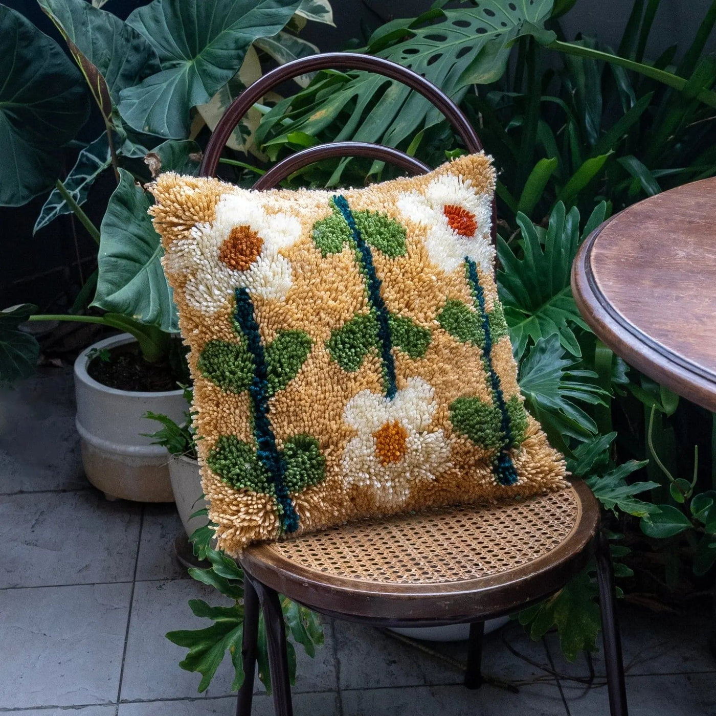 PICK OF THE BUNCH - EARTHY Latch Hook Cushion Kit | Craft Club