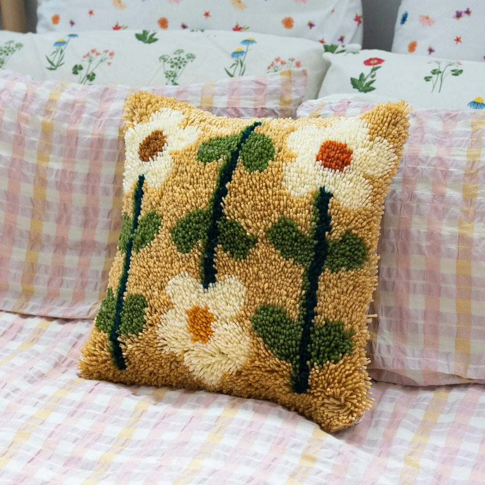 PICK OF THE BUNCH - EARTHY Latch Hook Cushion Kit | Craft Club