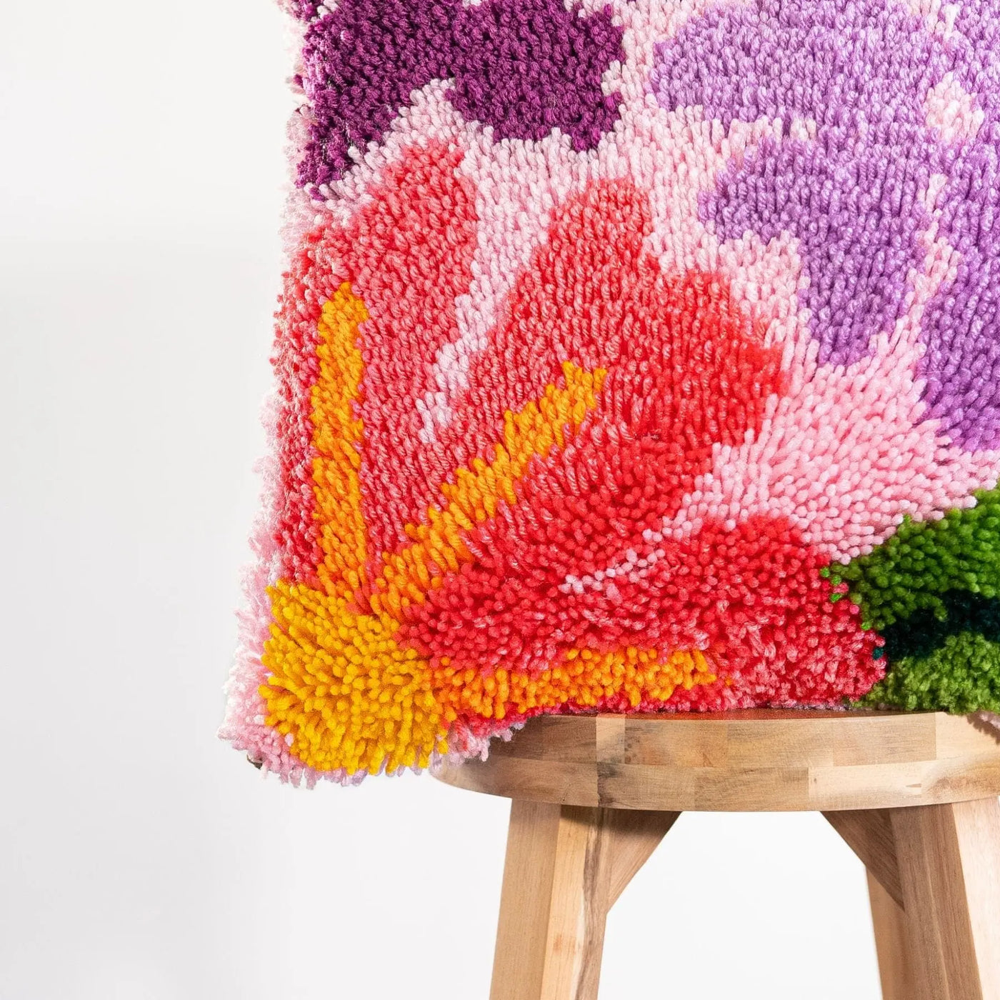 PRETTY PETALS - PINK Latch Hook Cushion Kit | Craft Club