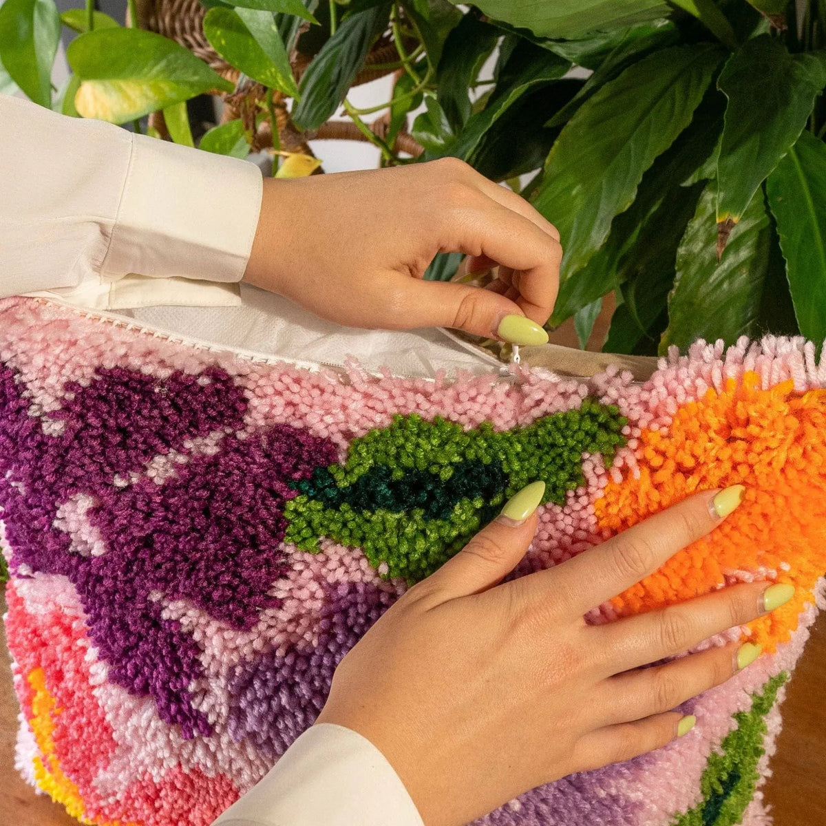 PRETTY PETALS - PINK Latch Hook Cushion Kit | Craft Club