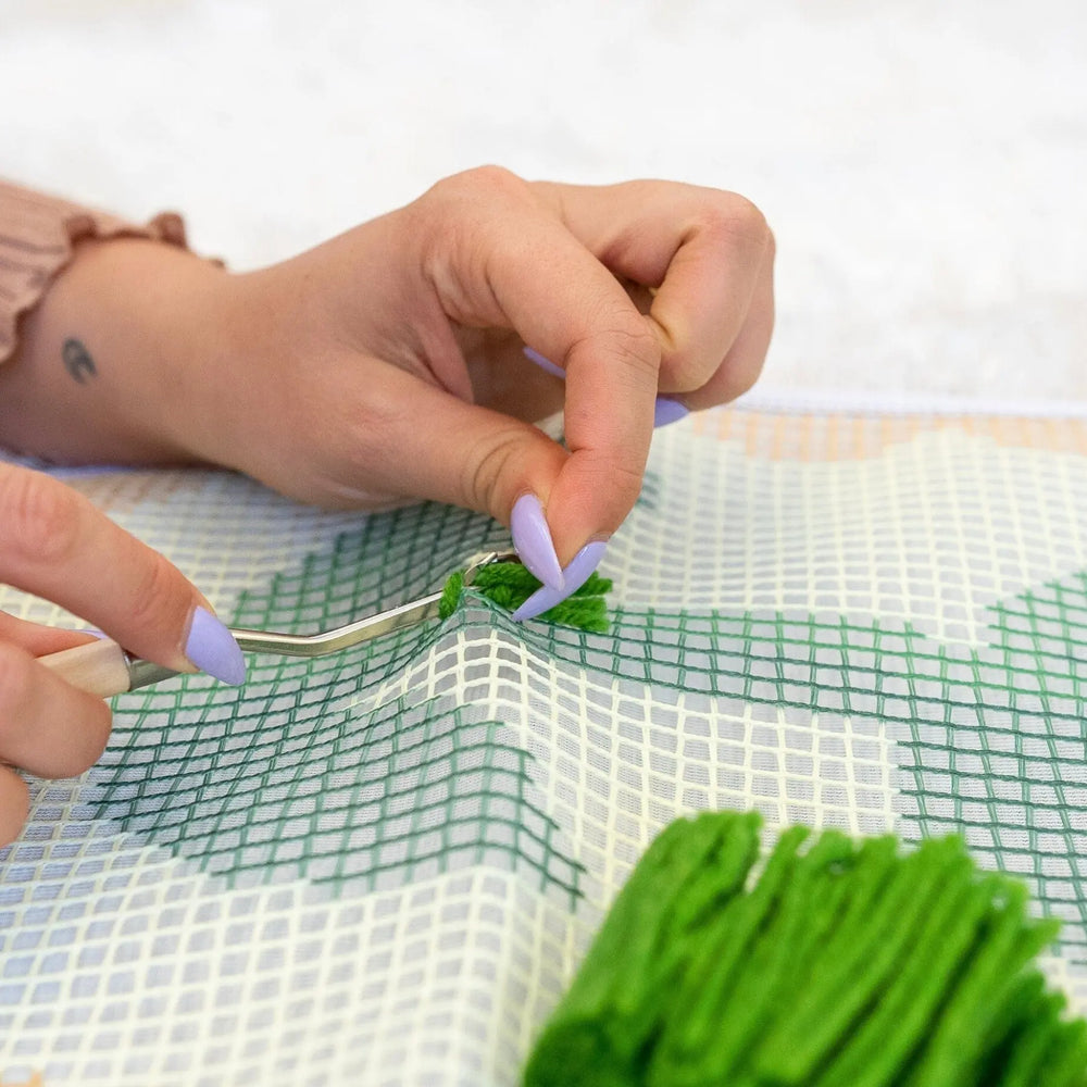 TULIP FEVER - AMSTERDAM Latch Hook Rug Making Kit | Craft Club