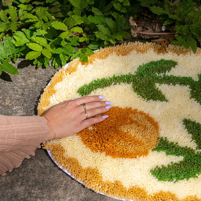 TULIP FEVER - AMSTERDAM Latch Hook Rug Making Kit | Craft Club