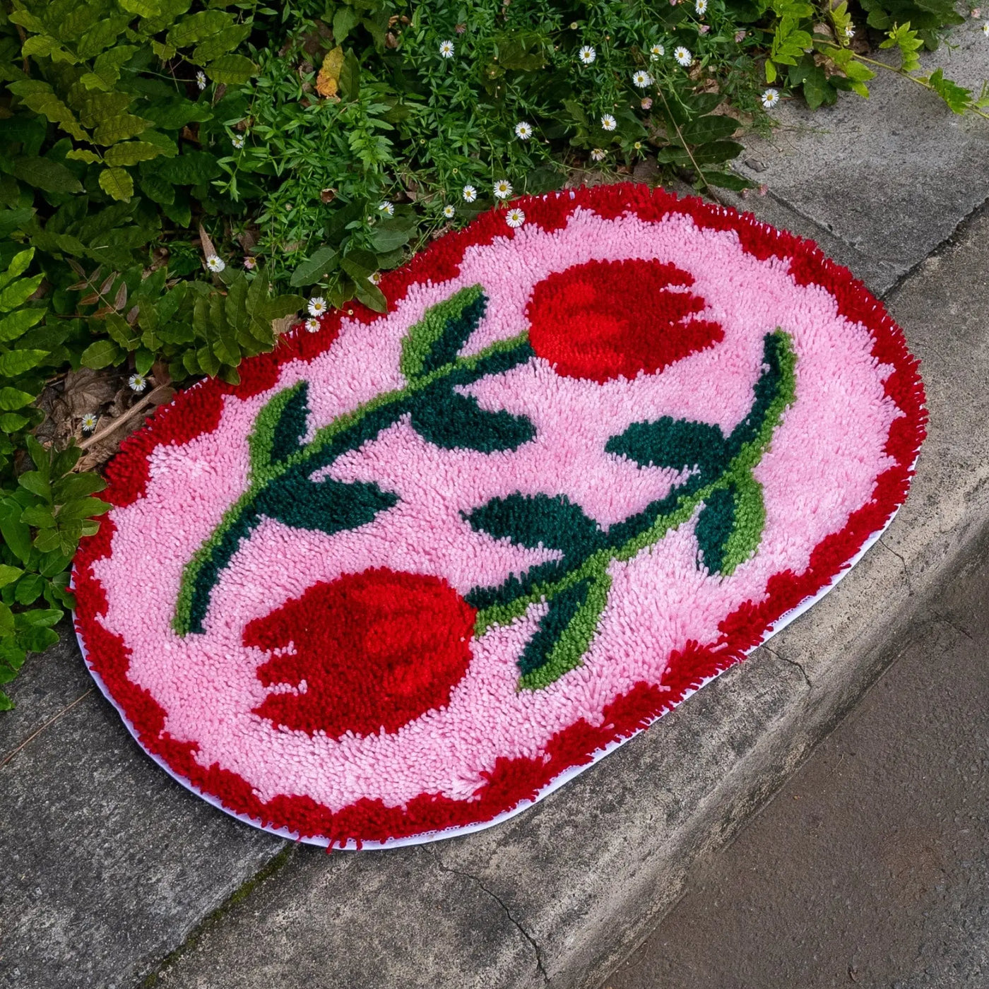 TULIP FEVER - PARIS Latch Hook Rug Making Kit | Craft Club